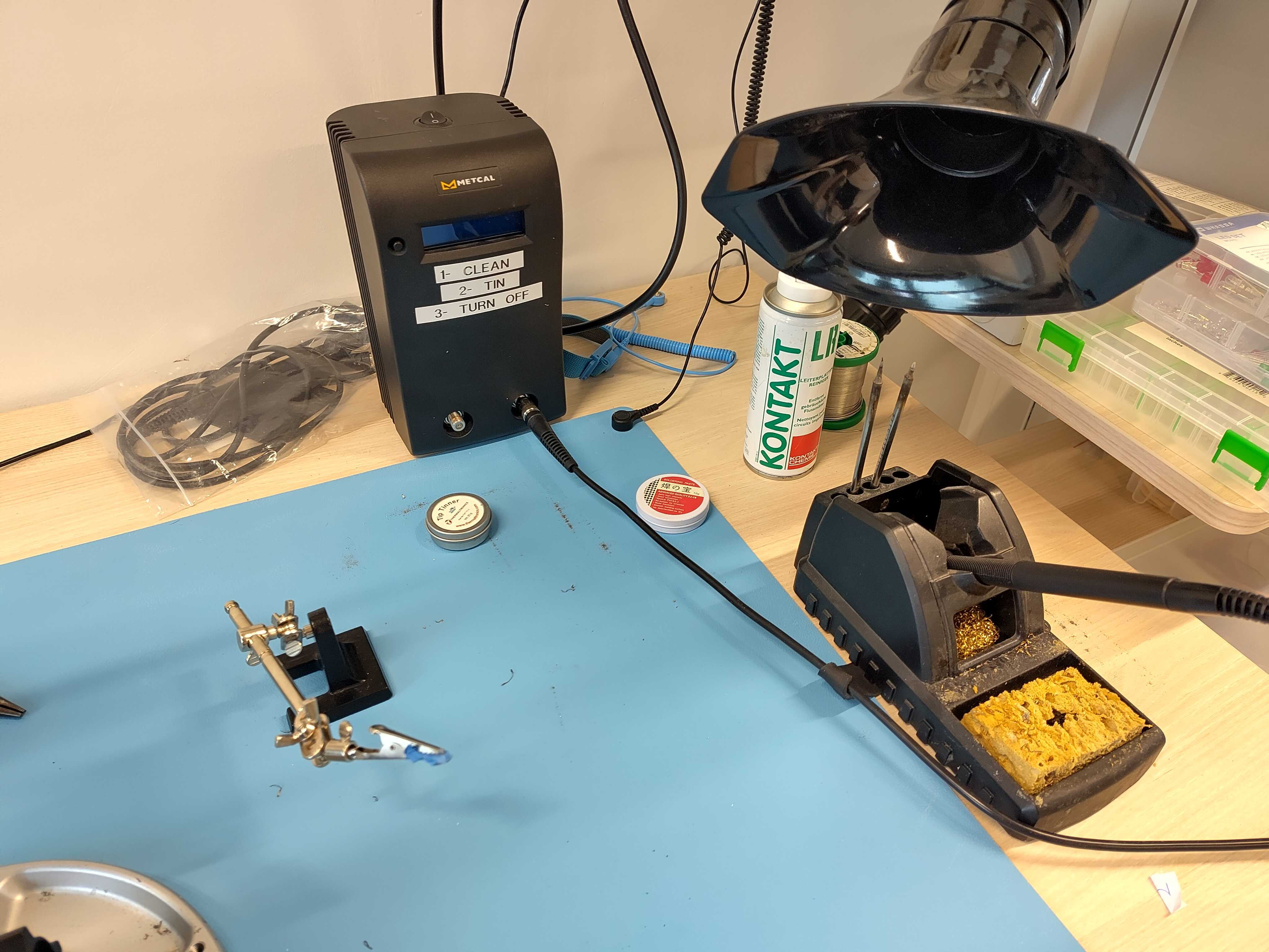 Soldering - Experimentation room